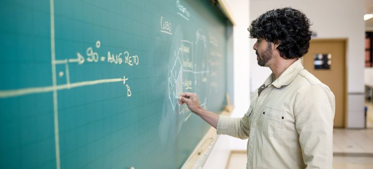 Professores de matemática veem propósito, mas cobram formação